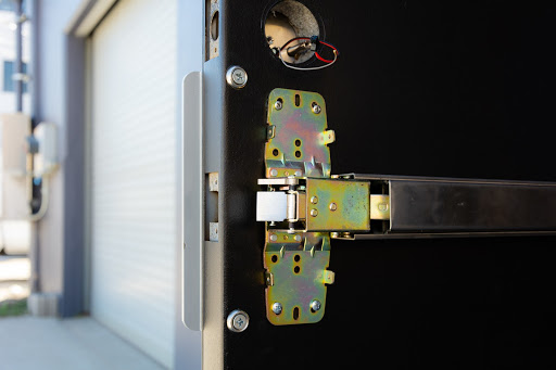 5000 Series Exit Bar Installation